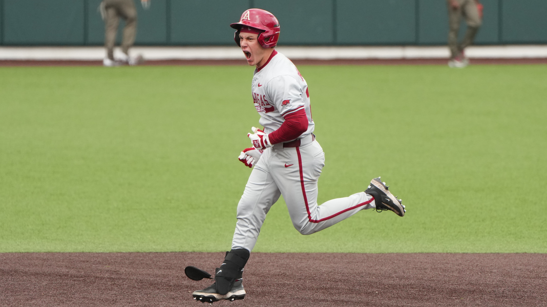 Razorbacks Win Finale against Dores to Secure First Series Sweep in ...