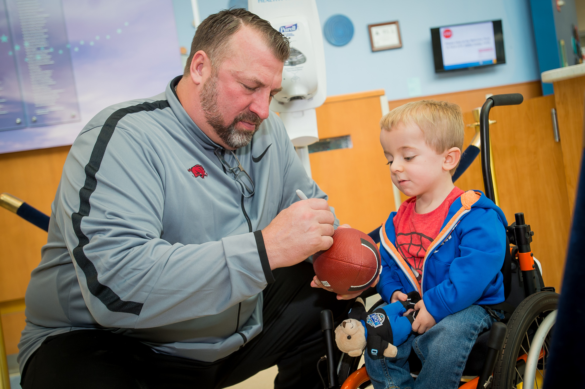 Razorbacks Visit Levine Children’s Hospital | Arkansas Razorbacks
