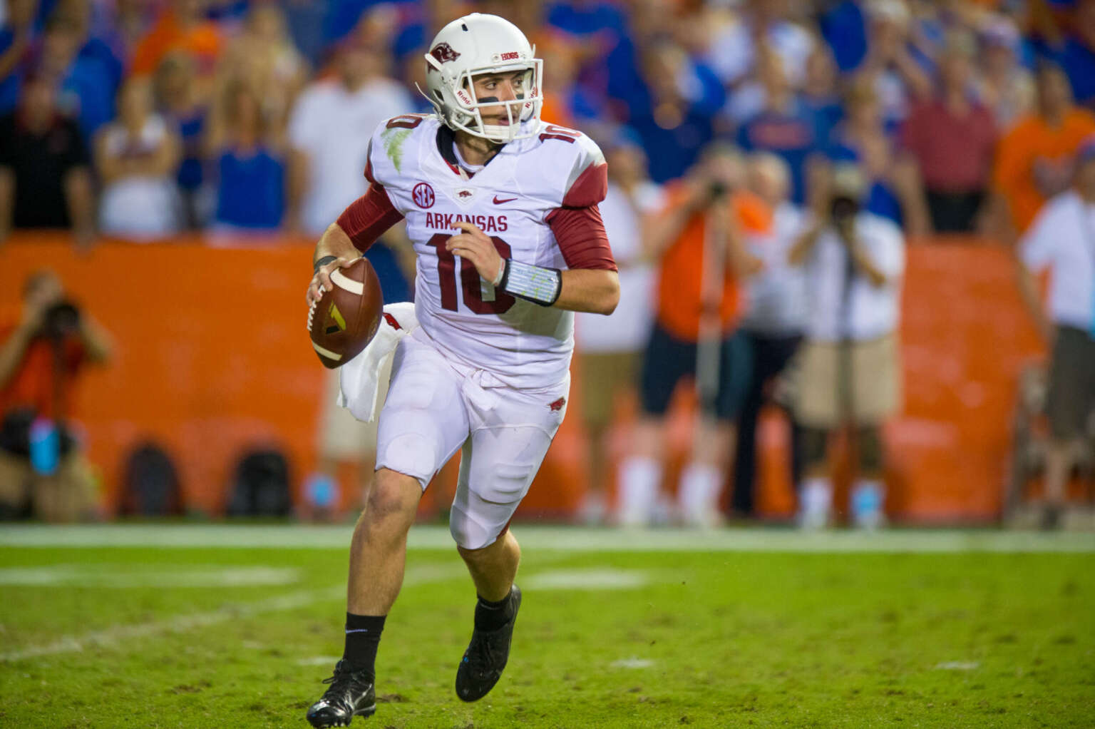 Hogs Wearing Rare Uniform Combination for Southwest Classic | Arkansas ...