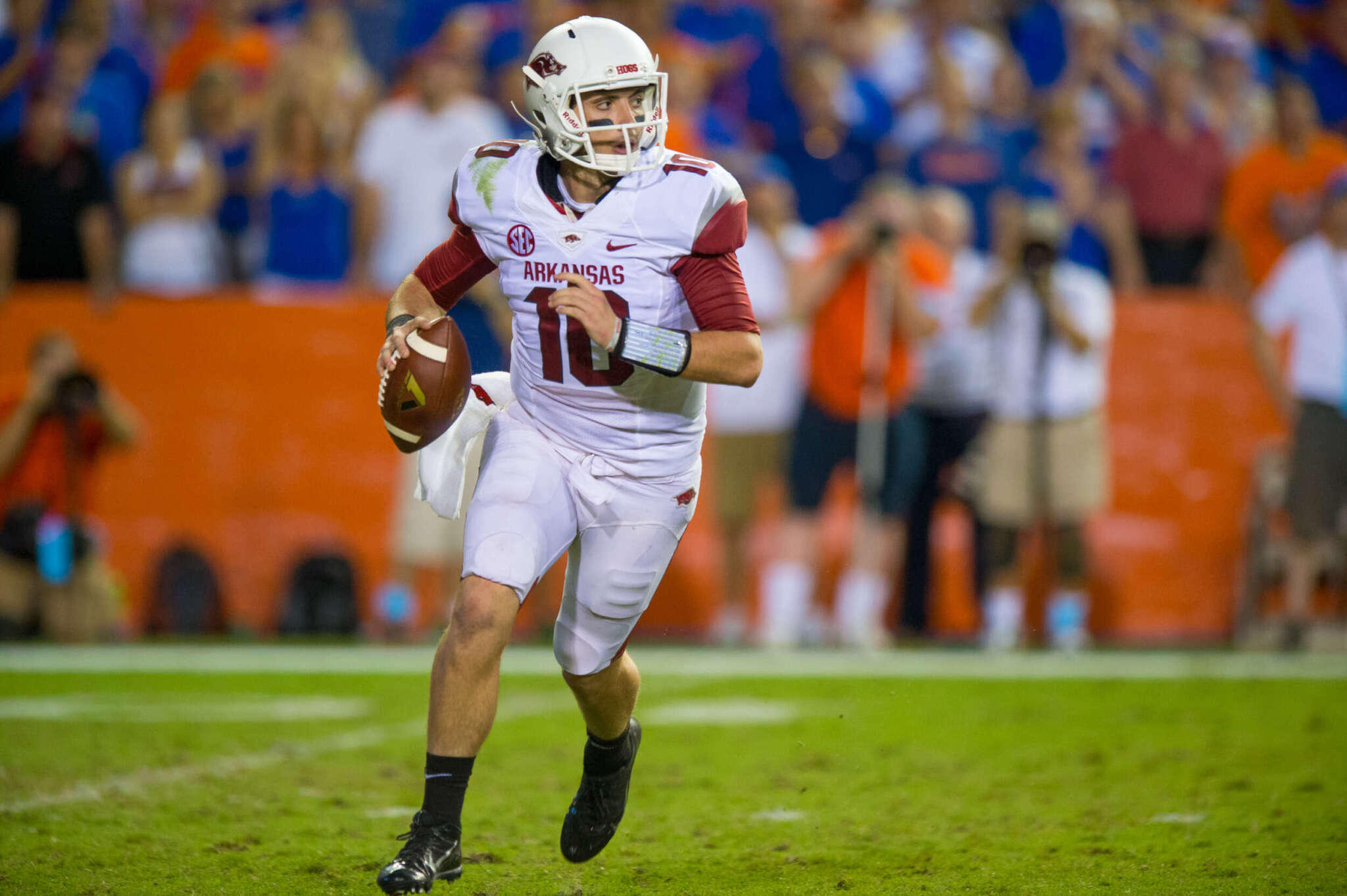 Hogs Wearing Rare Uniform Combination for Southwest Classic | Arkansas ...