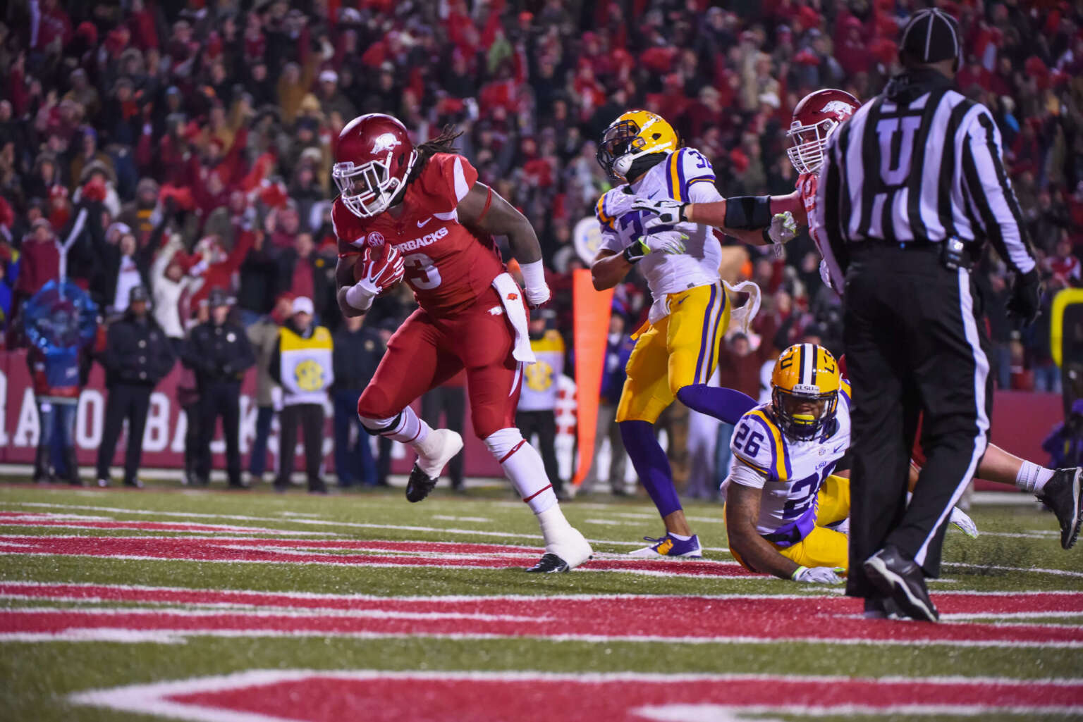 Hogs Wearing Rare Uniform Combination for Southwest Classic | Arkansas ...